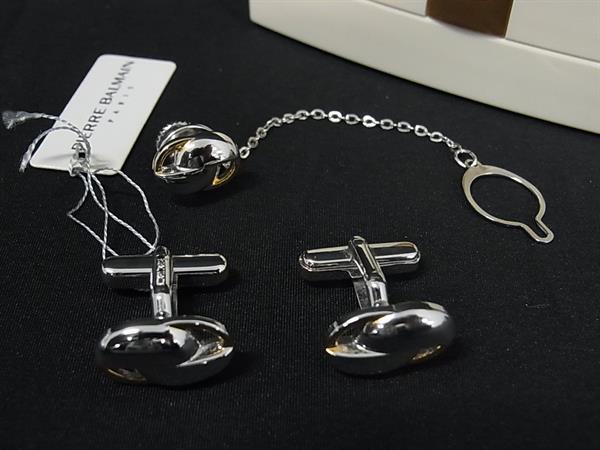 商品情報 ブランド名 PIERRE BALMAIN ピエールバルマン 状態ランク Aランク(極美品) ライン カラーシルバー系×ゴールド系 素材 サイズ カフス W 約1.5cm　H 約0.9cmタイチェーン 全長 約8.2cm ポケット ...