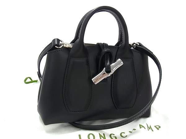 商品情報 ブランド名 LONGCHAMP ロンシャン 状態ランク SAランク(新品同様) ライン カラーブラック系 素材 レザー サイズ(cm) W (底面)約19cm　H 約13cm　D 約8cm サイズ(inch) ポケット中 ポケット...