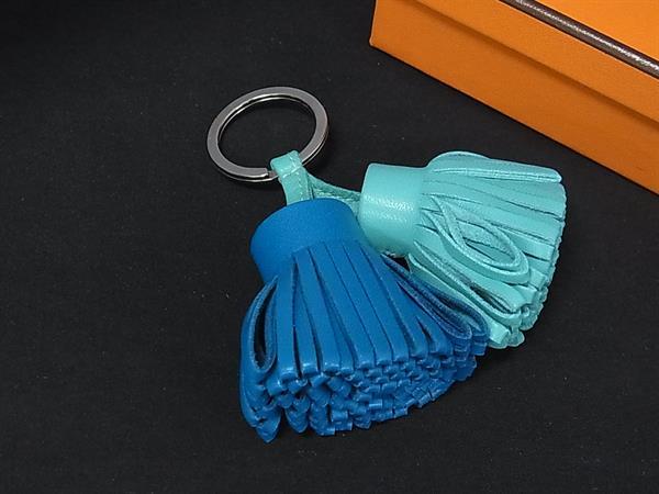商品情報 ブランド名 HERMES エルメス 状態ランク SAランク(新品同様) ライン カラーブルー系 素材 レザー サイズ(cm) 全長:約9.5cm サイズ(inch) ポケット 付属品画像内にあるものが全てになります シリアル及び刻...