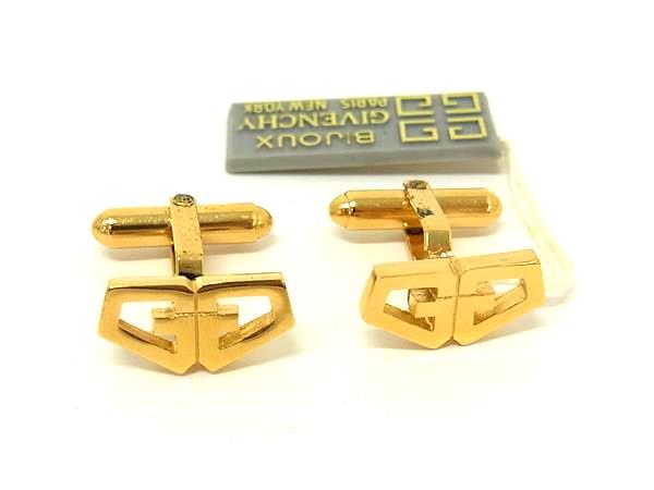 商品情報 ブランド名 GIVENCHY ジバンシィ 状態ランク Bランク ライン カラーゴールド系 素材 サイズ(cm) W 約1.7cm　H 約0.9cm サイズ(inch) ポケット 付属品画像内にあるものが全てになります シリアル及び...