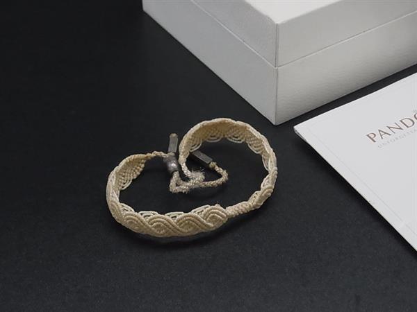 商品情報 ブランド名 PANDORA パンドラ 状態ランク Bランク ライン カラーベージュ系 素材 サイズ 内周:約18cm ポケット 付属品画像内にあるものが全てになります シリアル及び刻印 状態使用感　擦れ　汚れ　金具小傷　金具くすみ...