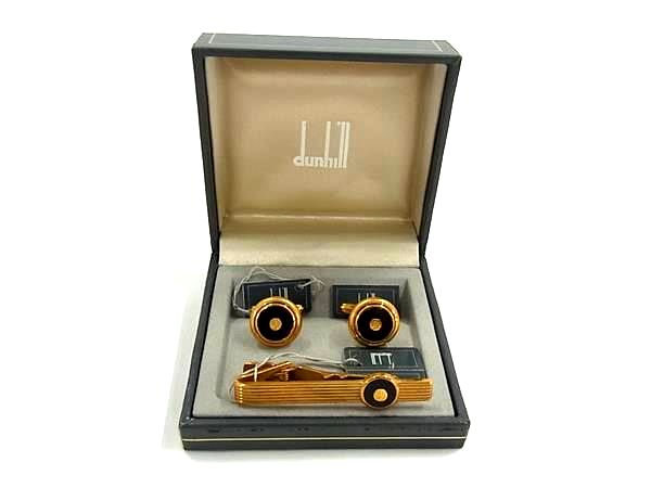 商品情報 ブランド名 dunhill ダンヒル 状態ランク ABランク(美品) ライン カラーゴールド系×ブラック系 素材 サイズ カフス:W 約1.6cm　H 約1.6cmタイクリップ:全長 約5.2cm　幅:約0.6cm ポケット 付属...