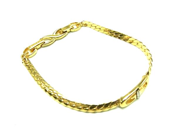 商品情報 ブランド名 NINA RICCI ニナリッチ 状態ランク ABランク ライン カラーゴールド系 素材 サイズ 全長:約19cm ポケット 付属品画像内にあるものが全てになります シリアル及び刻印 状態使用感　擦れ　小傷　くすみ □...