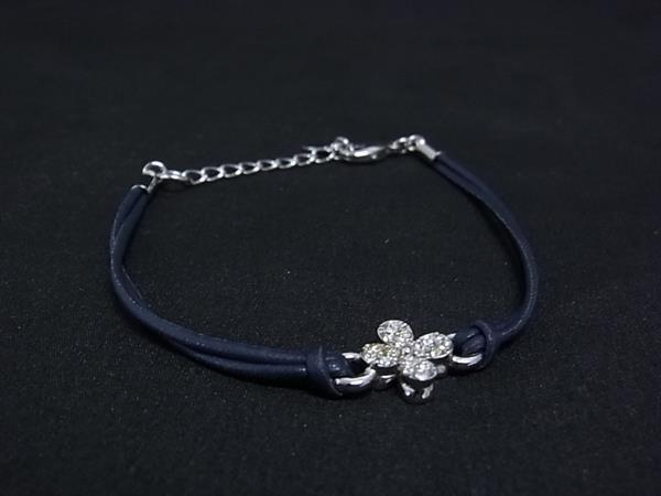 商品情報 ブランド名 ANTEPRIMA アンテプリマ 状態ランク ABランク(美品) ライン カラーネイビー系×シルバー系 素材 SV925 サイズ 全長:約21.7cm ポケット 付属品画像内にあるものが全てになります シリアル及び刻印...