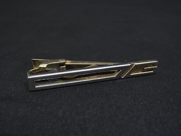 商品情報 ブランド名 GIVENCHY ジバンシィ 状態ランク Bランク ライン カラーゴールド系×シルバー系 素材 サイズ 全長:約5cm幅:約0.4cm ポケット 付属品画像内にあるものが全てになります シリアル及び刻印 状態使用感　擦...