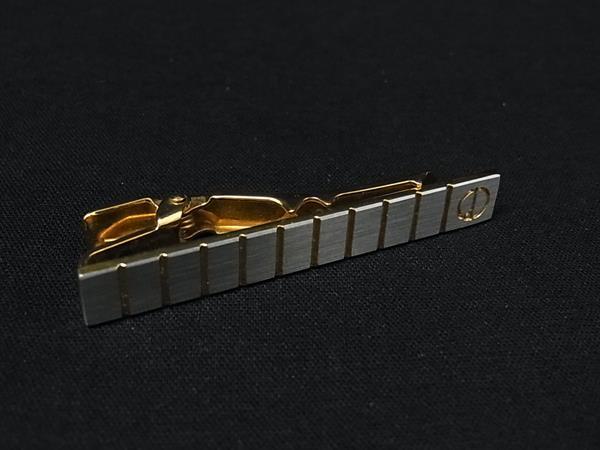 商品情報 ブランド名 dunhill ダンヒル 状態ランク Bランク ライン カラーシルバー系×ゴールド系 素材 サイズ 全長:約5.3cm ポケット 付属品画像内にあるものが全てになります シリアル及び刻印 状態使用感　擦れ小　小傷　くす...