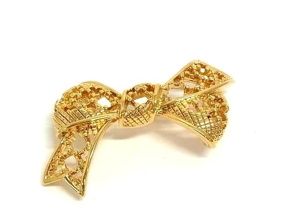 商品情報 ブランド名 NINA RICCI ニナリッチ 状態ランク Aランク(極美品) ライン カラーゴールド系 素材 サイズ(cm) W 約5cm　H 約3.2cm サイズ(inch) ポケット 付属品画像内にあるものが全てになります シ...