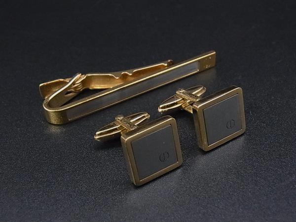 商品情報 ブランド名 dunhill ダンヒル 状態ランク ABランク(美品) ライン カラーシルバー系×ゴールド系 素材 サイズ(cm) タイクリップ:全長 約6cmカフスボタン:W 約1.5cm　H 約1.5cm サイズ(inch) ポ...