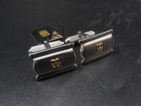 商品情報 ブランド名 DAKS ダックス 状態ランク ABランク(美品) ライン カラーシルバー系 素材 サイズ(cm) W 約1.8cm　H 約1cm サイズ(inch) ポケット 付属品画像内にあるものが全てになります シリアル及び刻印...