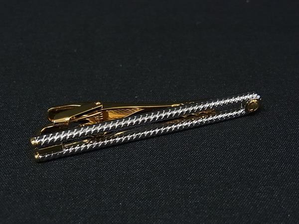 商品情報 ブランド名 dunhill ダンヒル 状態ランク Aランク(美品) ライン カラーシルバー系×ゴールド系 素材 サイズ(cm) 全長:約5cm サイズ(inch) 全長:約1.97inch ポケット 付属品画像内にあるものが全てに...