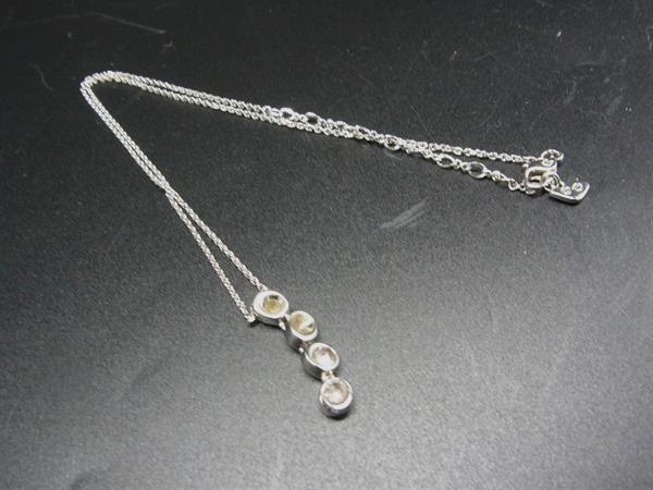 商品情報 ブランド名 SWAROVSKI スワロフスキー 状態ランク Bランク ライン カラーシルバー系 素材 サイズ(cm) 全長:約43cmトップ W約0.5cm H約2.7cm サイズ(inch) 全長:約16.93inch ポケット...