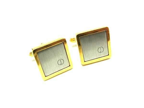 商品情報 ブランド名 dunhill ダンヒル 状態ランク Aランク(美品) ライン カラーゴールド系×シルバー系 素材 サイズ(cm) W 約1.4cm　H 約2.2cm サイズ(inch) W 約0.55inch　H 約0.87inch...