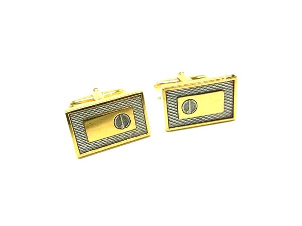 商品情報 ブランド名 dunhill ダンヒル 状態ランク ABランク ライン カラーゴールド系 素材 サイズ(cm) W 約2cm　H 約0cm サイズ(inch) W 約0.79inch　H 約0.00inch ポケット 付属品画像内に...