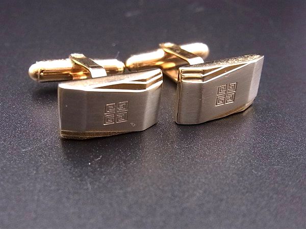 商品情報 ブランド名 GIVENCHY ジバンシィ 状態ランク BCランク ライン カラーゴールド系 素材 サイズ(cm) W 約1.7cm　H 約1cm サイズ(inch) ポケット 付属品画像内にあるものが全てになります シリアル及び刻...