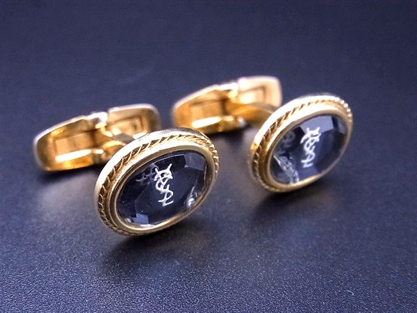 商品情報 ブランド名 YVESSAINTLAURENT イヴサンローラン 状態ランク BCランク ライン カラーゴールド系 素材 サイズ(cm) W 約1.5cm　H 約1.4cm サイズ(inch) ポケット 付属品画像内にあるものが全て...