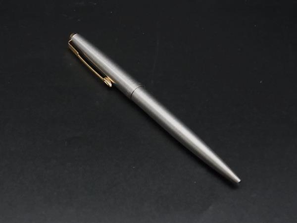 商品情報 ブランド名 PARKER パーカー 状態ランク Bランク ライン カラーシルバー系 素材 サイズ(cm) 全長:約13cm サイズ(inch) 全長:約5.12inch ポケット 付属品画像内にあるものが全てになります シリアル及...