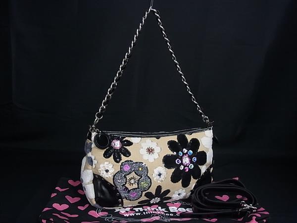 商品情報 ブランド名 Think Bee! シンクビー！ 状態ランク Aランク(美品) ライン カラーベージュ系×マルチカラー 素材 キャンバス×レザー サイズ(cm) W 約26.5cm　H 約15cm　D 約8.5cm サイズ(inch...