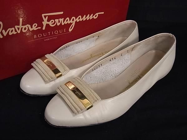 商品情報 ブランド名 Salvatore Ferragamo フェラガモ 状態ランク ABランク ライン カラーベージュ系 素材 レザー サイズ(cm) 表記サイズ:4 (日本サイズ約21.5cm)アウトソール 約22.5cm　ヒールの高さ...