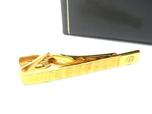 商品情報 ブランド名 dunhill ダンヒル 状態ランク ABランク(美品) ライン カラーシルバー系 素材 サイズ 全長:約5.3cm ポケット 付属品画像内にあるものが全てになります シリアル及び刻印 状態使用感小　擦れ小　汚れ小　く...