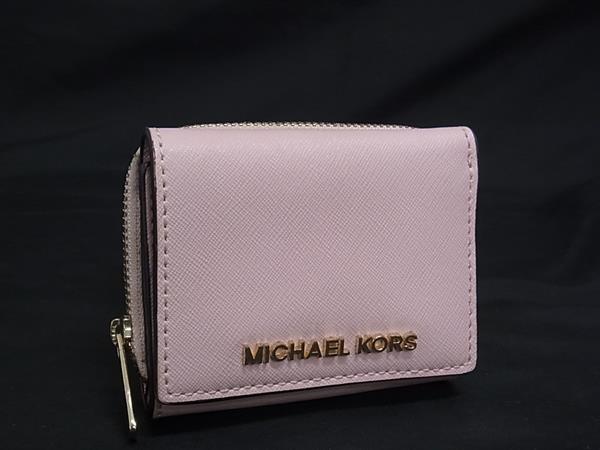 商品情報 ブランド名 MICHAEL KORS マイケルコース 状態ランク Bランク ライン カラーピンク系 素材 レザー サイズ(cm) W 約10cm　H 約9cm　D 約3.5cm サイズ(inch) ポケット中 ポケット×2　札入れ...