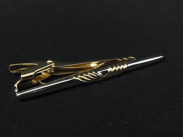 商品情報 ブランド名 YVESSAINTLAURENT イヴサンローラン 状態ランク Aランク(美品) ライン カラーシルバー系 素材 サイズ(cm) 全長:約5.5cm サイズ(inch) ポケット 付属品画像内にあるものが全てになります...