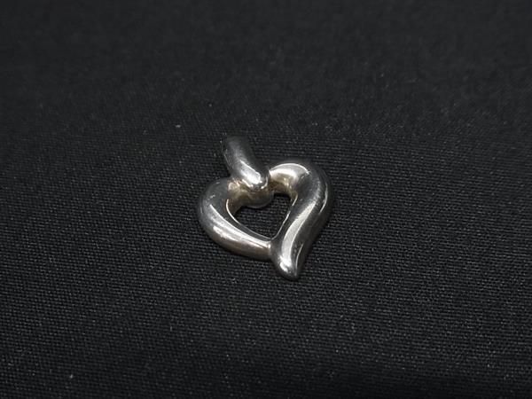 商品情報 ブランド名 VANDOME AOYAMA ヴァンドーム青山 状態ランク ABランク(美品) ライン カラーシルバー系 素材 SV925 サイズ W 約1cm　H 約1.4cm ポケット 付属品画像内にあるものが全てになります シリ...