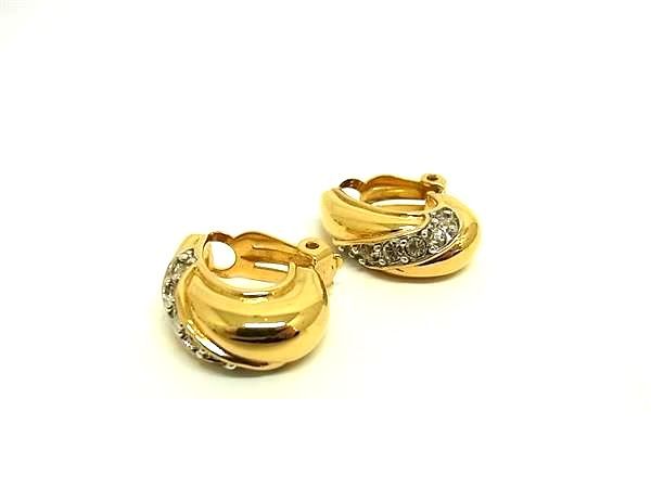 商品情報 ブランド名 NINA RICCI ニナリッチ 状態ランク ABランク(美品) ライン カラーゴールド系 素材 サイズ W 約2cm　H 約1.7cm ポケット 付属品画像内にあるものが全てになります シリアル及び刻印 状態使用感小...