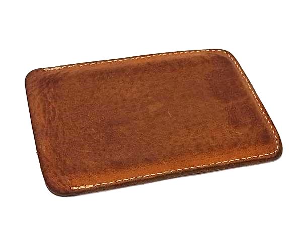 商品情報 ブランド名 IL BISONTE イルビゾンテ 状態ランク Bランク ライン カラーブラウン系 素材 レザー サイズ(cm) W 約7.2cm　H 約10cm サイズ(inch) ポケットカード入れ×1 付属品画像内にあるものが全...