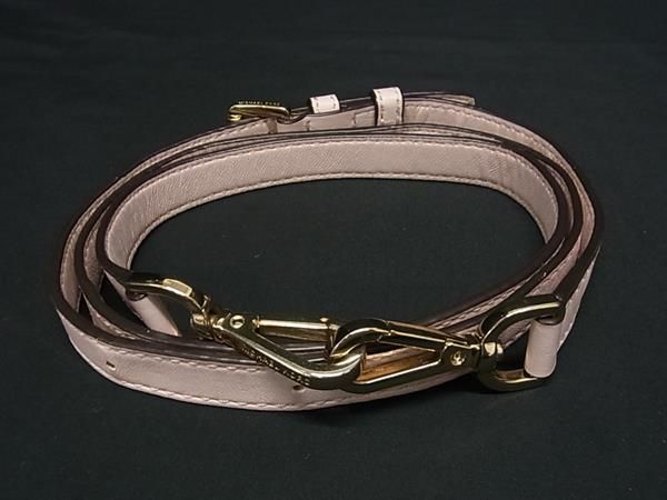 商品情報 ブランド名 MICHAEL KORS マイケルコース 状態ランク ABランク(美品) ライン カラーピンク系 素材 レザー サイズ(cm) 全長:約84cm〜約119.5cm(調節可能　ベルト穴×9)　幅 約1.6cm サイズ(i...