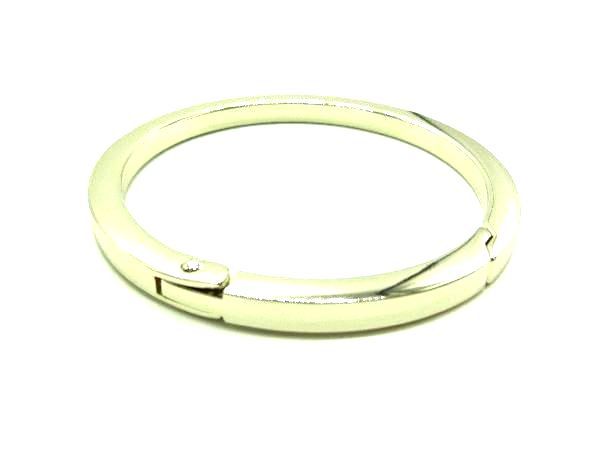 商品情報 ブランド名 kate spade ケイトスペード 状態ランク ABランク(美品) ライン カラーゴールド系 素材 サイズ(cm) 全長:約19cm サイズ(inch) ポケット 付属品画像内にあるものが全てになります シリアル及び...