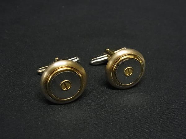 商品情報 ブランド名 dunhill ダンヒル 状態ランク ABランク ライン カラーシルバー系×ゴールド系 素材 サイズ(cm) W 約1.5cm　H 約1.5cm サイズ(inch) ポケット 付属品画像内にあるものが全てになります シ...