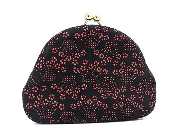 商品情報 ブランド名 INDEN-YA 印傳屋 インデンヤ 状態ランク Aランク(美品) ライン カラーブラウン系×レッド系 素材 鹿革 サイズ W 約10cm　H 約7.5cm　D 約1.5cm ポケット小銭入れ×1 付属品画像内にあるも...