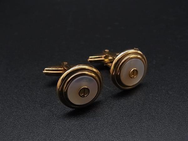 商品情報 ブランド名 dunhill ダンヒル 状態ランク ABランク(美品) ライン カラーゴールド系 素材 サイズ(cm) W 約1.5cm　H 約1cm サイズ(inch) W 約0.59inch　H 約0.39inch ポケット 付...