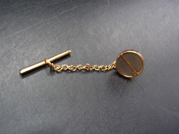 商品情報 ブランド名 dunhill ダンヒル 状態ランク ABランク(美品) ライン カラーゴールド系×シルバー系 素材 サイズ(cm) 全長:約4.5cm サイズ(inch) ポケット 付属品画像内にあるものが全てになります シリアル及...