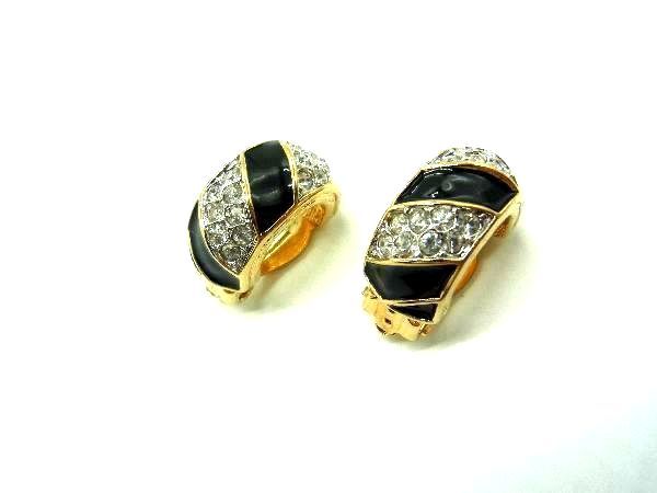 商品情報 ブランド名 NINA RICCI ニナリッチ 状態ランク Aランク(美品) ライン カラーゴールド系×ブラック系 素材 サイズ W 約0.8cm　H 約2cm ポケット 付属品画像内にあるものが全てになります シリアル及び刻印 状...