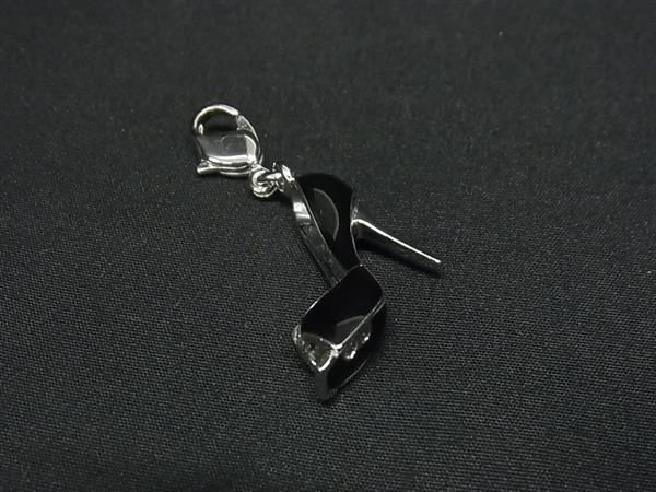 商品情報 ブランド名 SWAROVSKI スワロフスキー 状態ランク SAランク(新品同様) ライン カラーブラック系×シルバー系 素材 サイズ W 約0.7cm　H 約1.8cm ポケット 付属品画像内にあるものが全てになります シリアル...