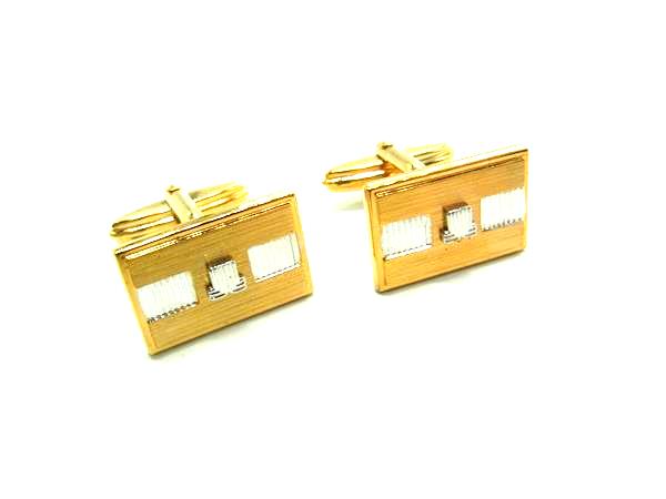 商品情報 ブランド名 LANVIN ランバン 状態ランク ABランク ライン カラーゴールド系×シルバー系 素材 サイズ W 約1.8cm　H 約1cm ポケット 付属品画像内にあるものが全てになります シリアル及び刻印 状態使用感　擦れ小...