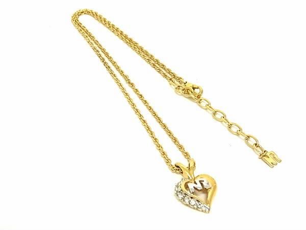 商品情報 ブランド名 NINA RICCI ニナリッチ 状態ランク Aランク(美品) ライン カラーゴールド系 素材 サイズ(cm) 全長:約44cmトップ:W 約1.3cm　H 約2cm サイズ(inch) ポケット 付属品画像内にあるも...
