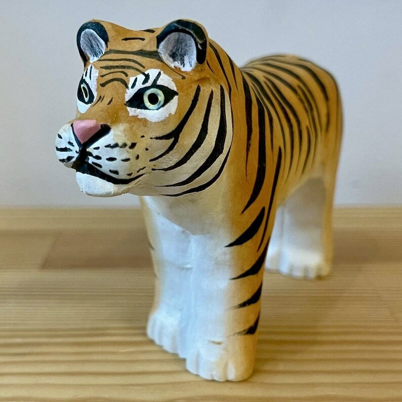 商品情報サイズ（約）11 x 3 x 7.3 cm材質木製パッケージ箱なしメーカーK-play International Ltd.イギリス製造国中国またはスリランカ対象年齢6歳以上※耳や足など細やかな部分もございます。小さなお子さまが口に...