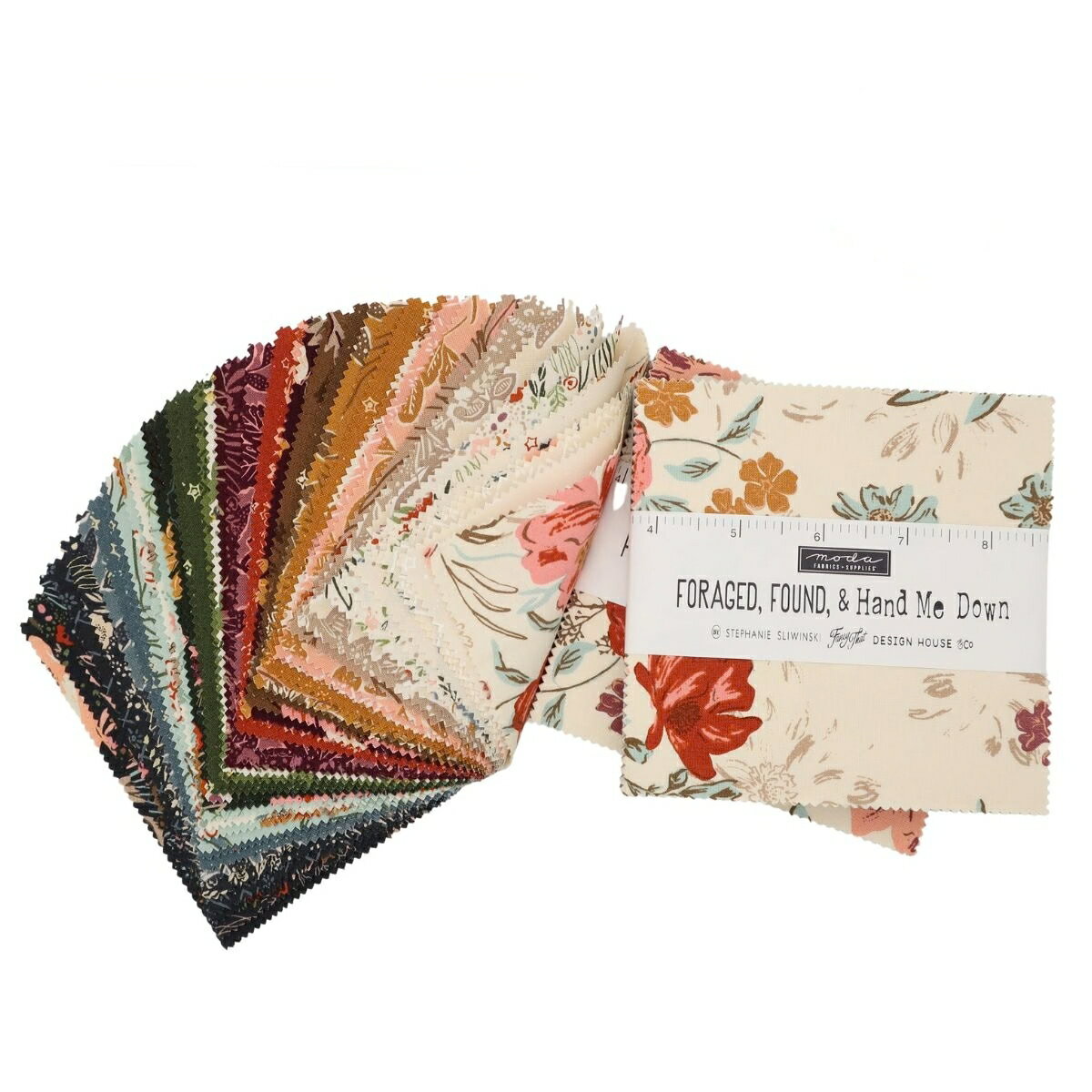 アメリカの人気ファブリックブランド **moda fabrics（モダファブリックス）**より チャームパック「Foraged Found And Hand Me Down-45630PP」 自然の恵みや暮らしの中の小物にインスパイアされた...