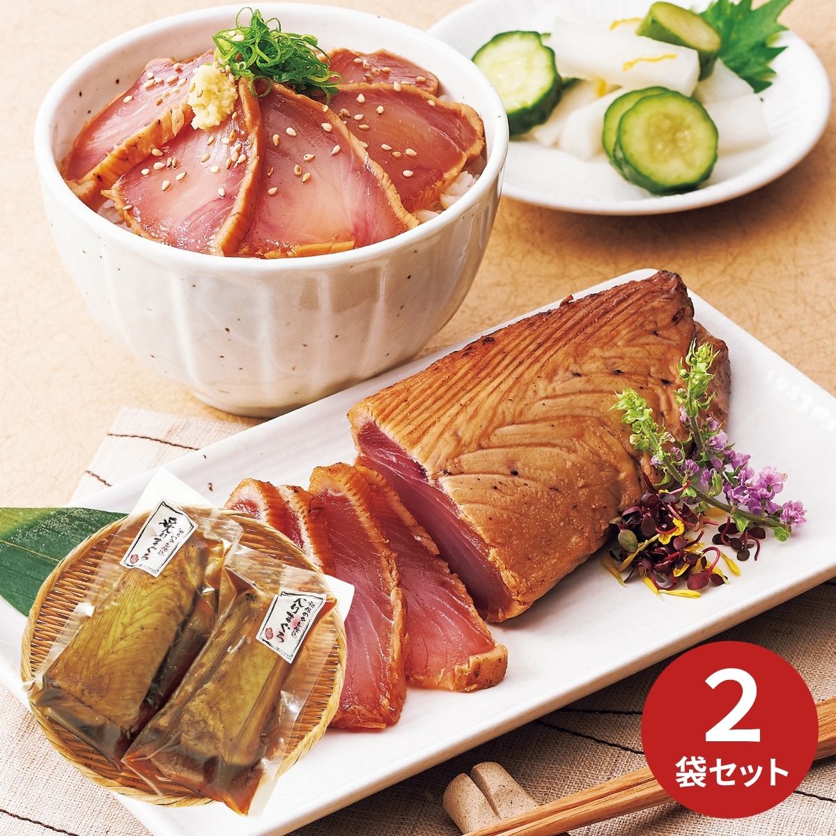 びん長まぐろの皮目を高温で焼きあげて旨みをとじ込め、甘醤油仕立ての秘伝のたれに漬け込みました。スライスしてそのままか、ごはんの上にのせて丼ものとしてもお楽しみいただけます。 〇商品内容：炙りまぐろ400g×2袋〇8大アレルゲン：小麦〇発送温...