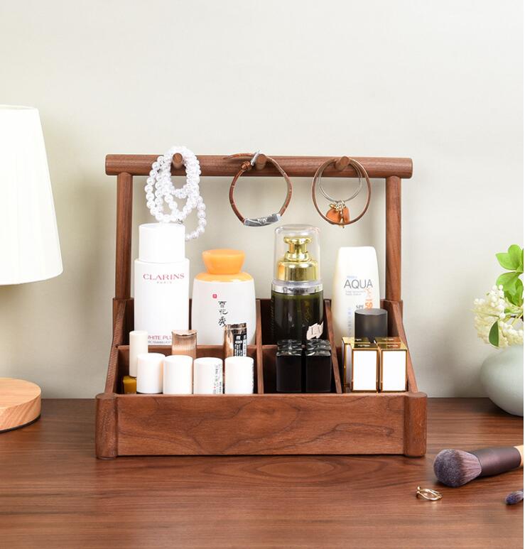 商品詳細 商品内容 化粧品収納ボックス 商品特徴 化粧品収納ボックス 仕様 付属品：無し 素材:木製 生産国：中国 サイズ サイズ（cm）： 写真のとおり ●形、色、質感が、商品ページ上と実物で異なって見える場合がございます。予めご了承くだ...