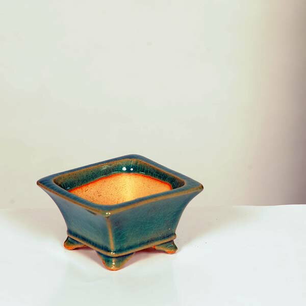 商品説明 柴勝　正方鉢 本名：柴田　勝一 愛知県常滑市出身。 常滑作家のひとりで、タタラと押型による手づくり鉢を作られています。 泥物から釉薬まで幅広い作陶で、樹の育成にも優れた鉢です。 サイズ 鉢径：約6.7cm 　高さ：約3.6cm 納...