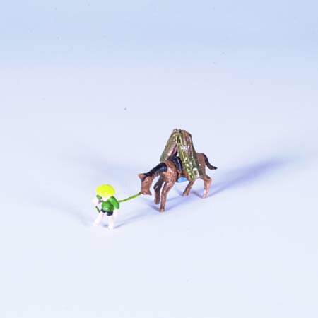 商品情報 すず・合金添景。 飾りの添えにどうぞ。 *服の色が異なる場合がございます。 【注意】商品写真の色合いは、コンピュータディスプレイの性質上、実際の色と若干異なって見える場合があります。 サイズ 高さ：2.5cm　 納期 配達ご希望日...