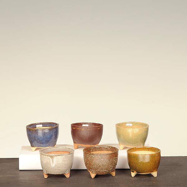 商品情報 信楽焼丸鉢 ＊数量物の為、若干の色(色むら)があります。 サイズ 鉢径：約10.0cm　高さ：約8.0cm 納期 配達ご希望日時のご指定ができます。 お急ぎの場合は午前中までにご注文の場合、即日発送も可能です。 配送 【業者】 ヤ...