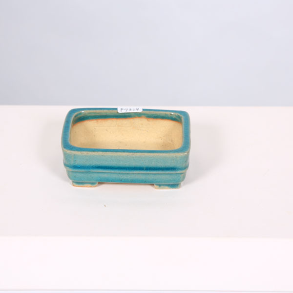 商品説明 柴勝　長方鉢 本名：柴田　勝一 愛知県常滑市出身。 常滑作家のひとりで、タタラと押型による手づくり鉢を作られています。 泥物から釉薬まで幅広い作陶で、樹の育成にも優れた鉢です。 サイズ 鉢径：約10.1cm　高さ：約3.5cm　奥...