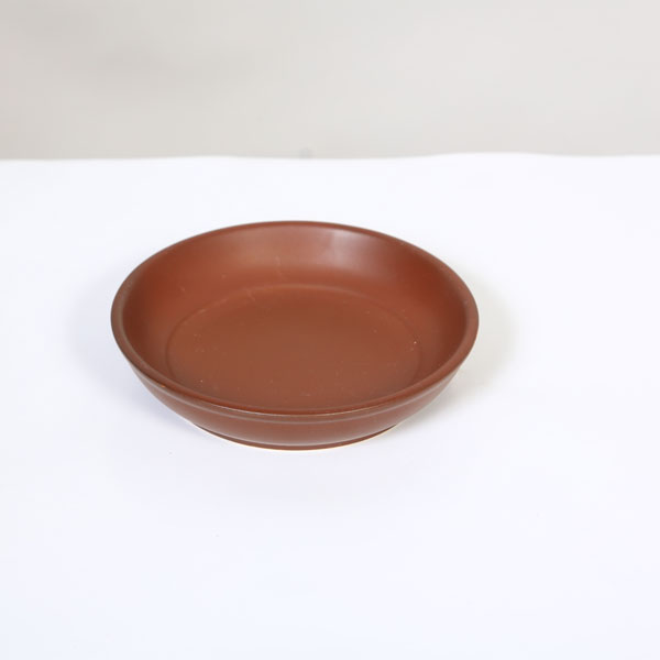 商品説明 陶器製受け皿　丸　3.5号 廉価品の為、多少色の濃淡が個々異なります。 サイズ 幅：約11cm 　高さ：約2cm 内径:約7.5cm 納期配達ご希望日時のご指定ができます。 お急ぎの場合は午前中までにご注文の場合、即日発送も可能で...