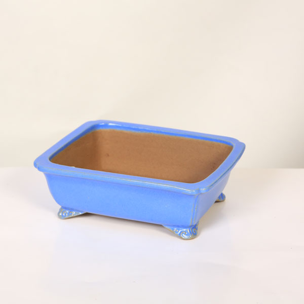 商品説明 柴勝　足付長方鉢 本名：柴田　勝一 愛知県常滑市出身。 常滑作家のひとりで、タタラと押型による手づくり鉢を作られています。 泥物から釉薬まで幅広い作陶で、樹の育成にも優れた鉢です。 サイズ 鉢径：約18.5cm　高さ：約6.2cm...