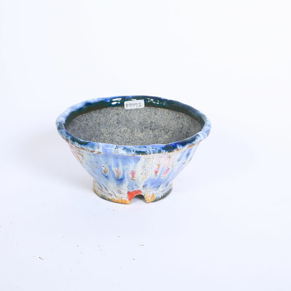 商品説明 越前文山(てるみ）　丸鉢 越前文山氏の奥様。 地元に伝わる福井県越前焼に則って独自の作風を確立。 釉薬の発色が美しく、全て手びねりで作陶されています。 ※1点ずつ手作りの為、歪み塗漏れがある場合がございます。 ご理解の上ご注文くだ...