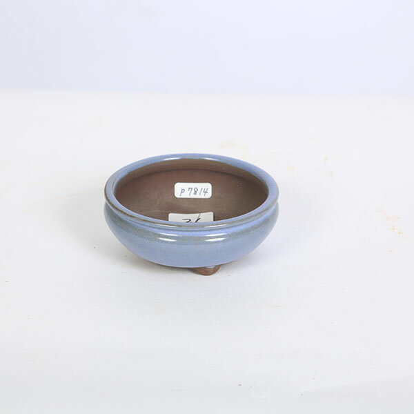 商品説明 山秋(やまあき)　袋丸鉢 本名：片岡貞光 陶名：(株)山秋製陶所 泥物の大鉢が多く、成型は型押しに手仕上げ。 中国から取り寄せた紫砂と常滑の土を配合した「常滑烏泥」と称する土目が秀逸。　　 サイズ 鉢径：約9.0cm 　高さ：約3...